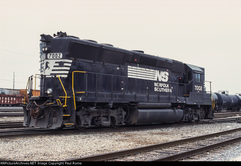 NSRR 7002, EMD GP40X, working the NS Decatur Yard